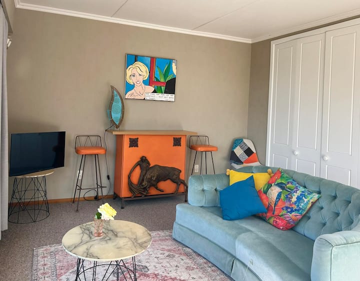 Retro Vista, The Mid-century Retreat - Whanganui