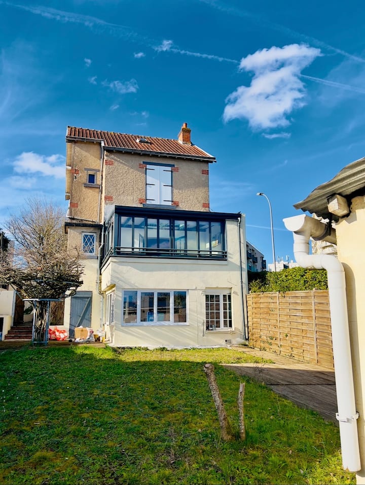 Maison De Galembert
Véranda Et Parking Gratuit. - Blois