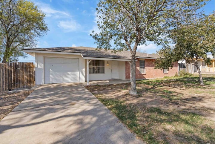 Mi Casita Es Tu Casita - Del Rio, TX