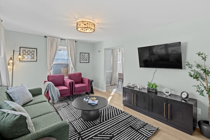 Clean Luxury 3br Near Dc & Metro | Entire Home - Takoma Park, MD