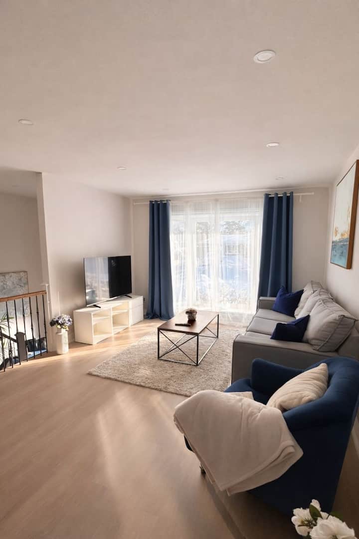 Cozy 3 Bed Bungalow With A Hot Tub. Close To D/t - Barrie