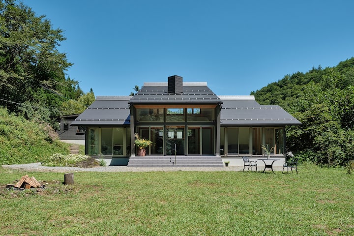 【めいほうスキー場】まで車で9分！清流ながれる大自然、新築リトリート施設を貸切で。バレルサウナ有り。 - Gero