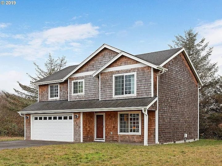 3/2.5 Home In Gearhart! Blocks From The Beach. - Gearhart, OR