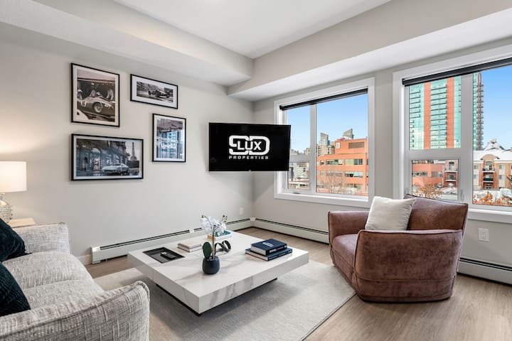 Macchiato Lounge • Dt City Views • 17 Ave District - Canada