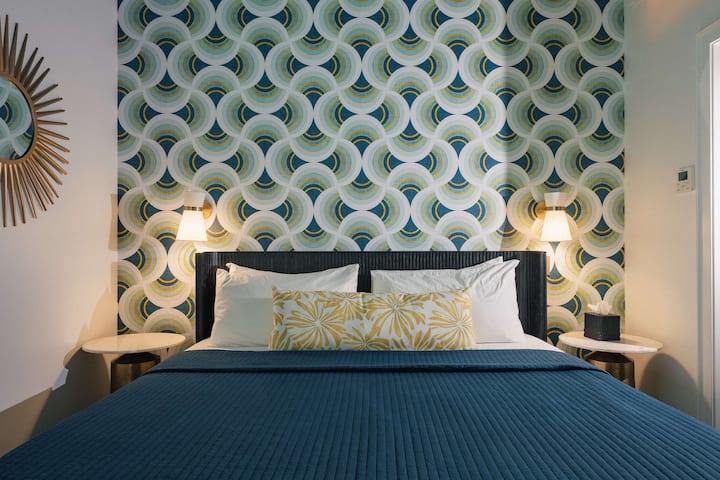Downtown Springdale Boutique Hotel Room 2 - Springdale, AR