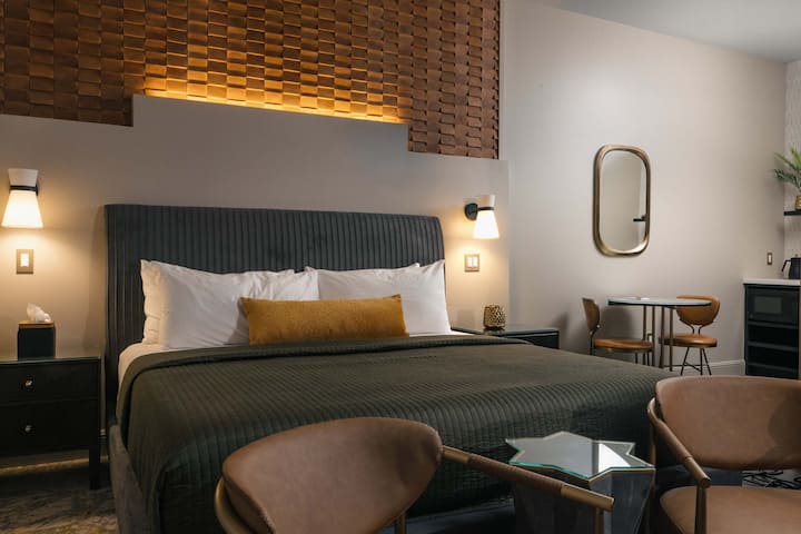 Downtown Springdale Boutique Hotel Adjoining Room3 - Springdale, AR