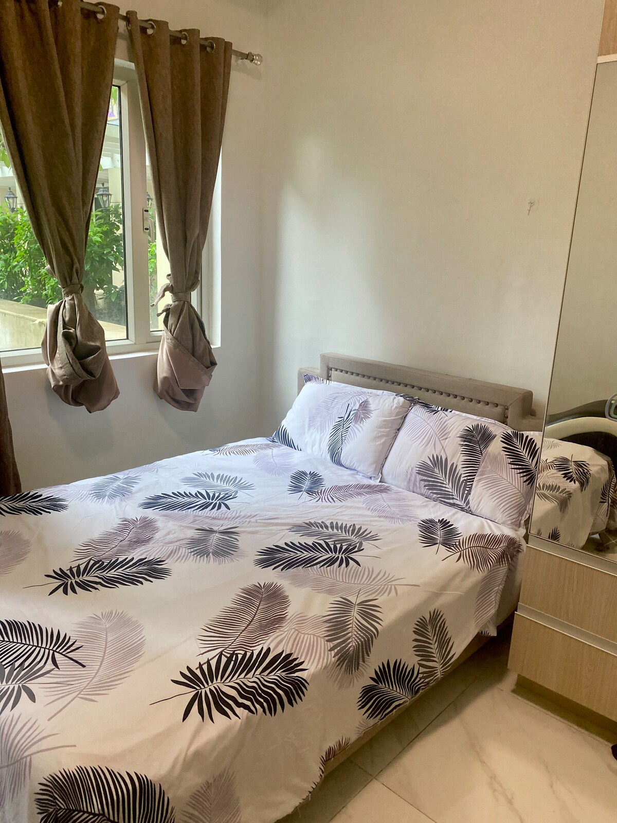 Monarch Park Suites (BP) - Hotels zur Miete in Parañaque, Metro Manila ...