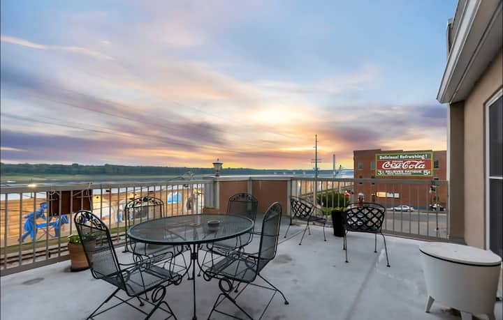 Captain Cook's Quarters - Cape Girardeau, MO