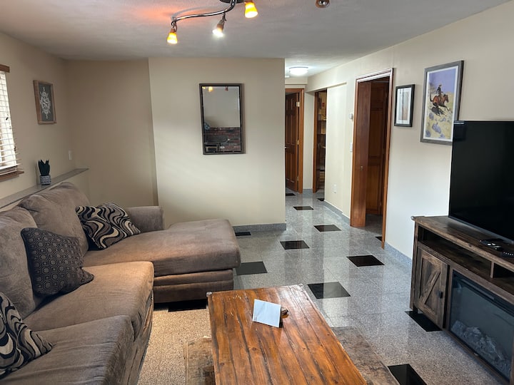 Private Luxury 2 Bedroom Suite - Massachusetts