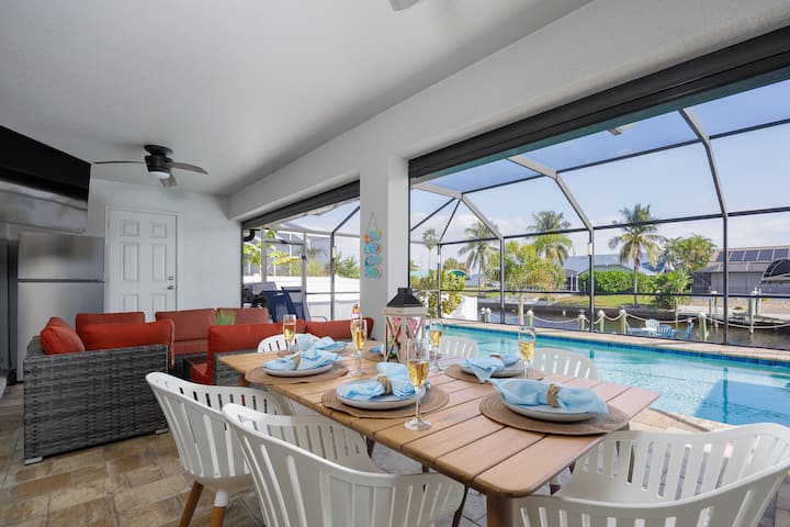 Stunning Gulf Accessjacuzzihtd Pool Kayaks - Cape Coral, FL