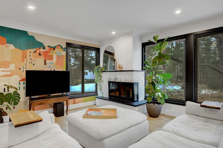 Quiet 3br Escape Near Ottawa | Hot Tub & Fire Pit - Ottawa