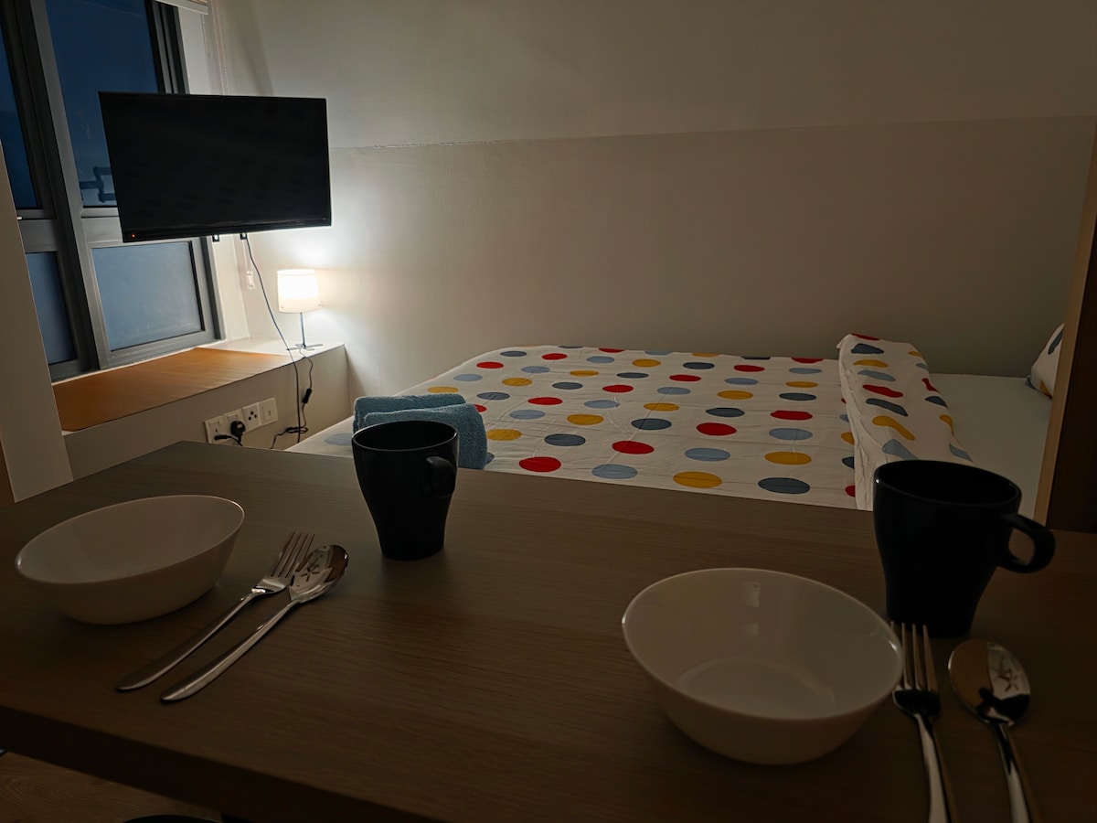 Le petit studio confortable | Piscine à débordement | Monorail - Condos ...