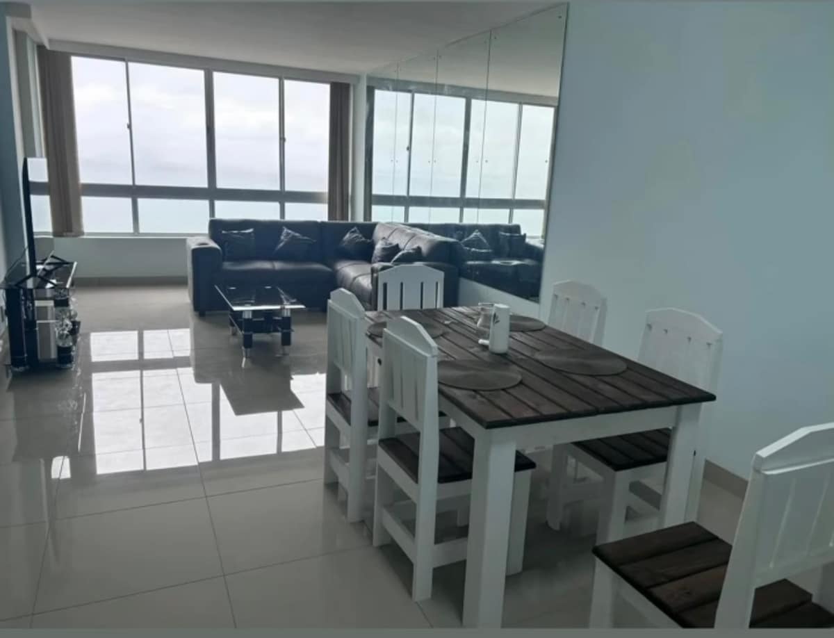 Marine Drive Penthouse | Ocean Views - Apartments for Rent in Gqeberha ...