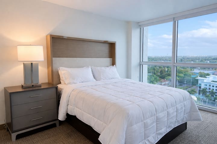 Modern Cozy City View Apt Central Fort Myers - Fort Myers