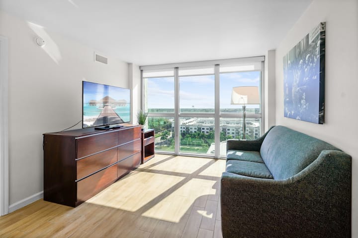 Stylish Cozy City View Apt – Heart Of Fort Myers - Fort Myers, FL