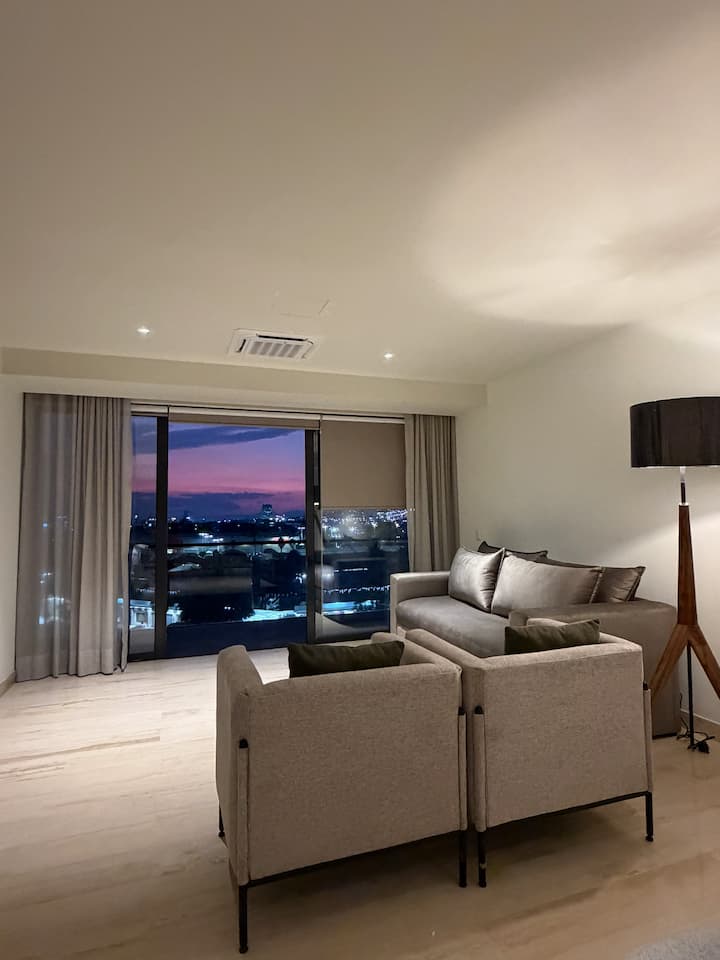 Depa Amplio De Lujo Alberca | Gym | Superubicado - Querétaro