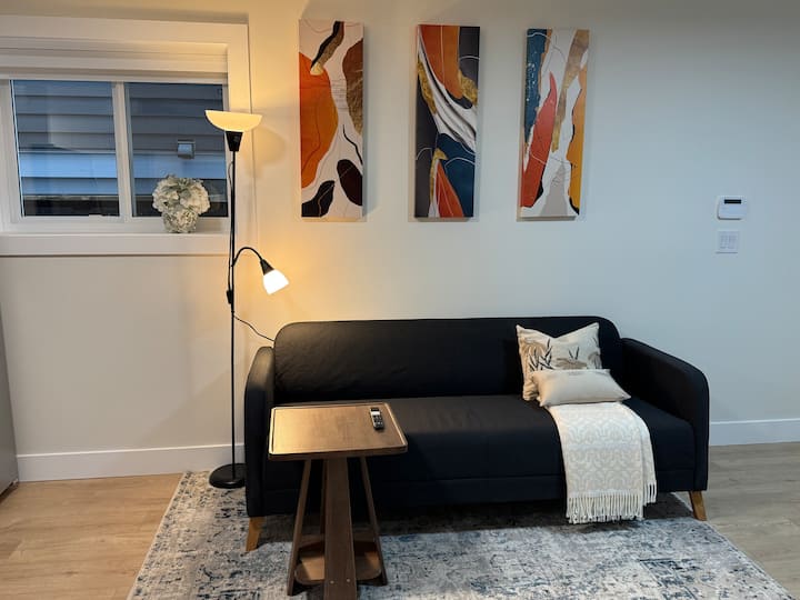 A Luxurious Guest Suite In South Surrey - White Rock