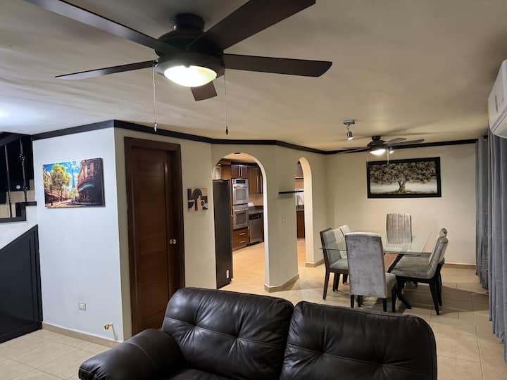 Amplia Casa Familiar | 3 Recámaras · 3.5 Baños. - Monterrey