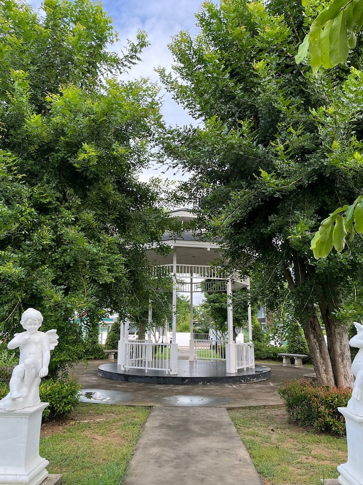 Famille Franco - Thaïlandaise
 Chambre D'hôtes - Hua Hin