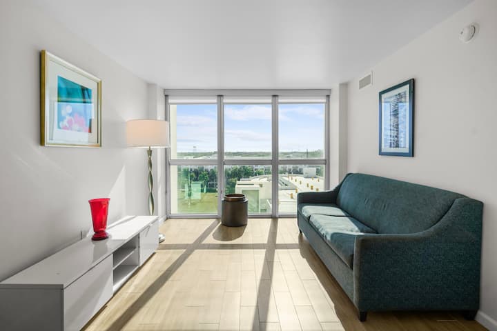 Cozy City Views Apt Near Downtown Fort Myers - Fort Myers, FL