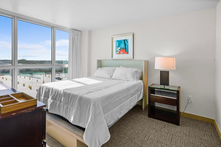 Cozy City Views Apt Near Downtown Fort Myers - Fort Myers, FL