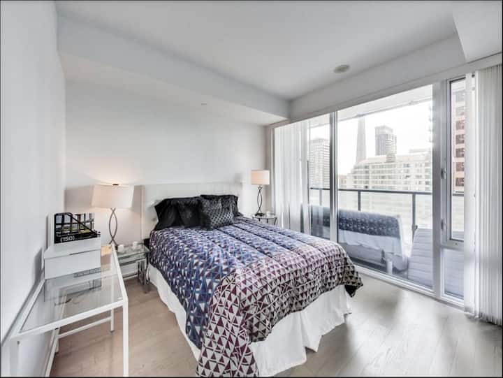 Elegant Urban Oasis In Heart Downtown Toronto - Toronto