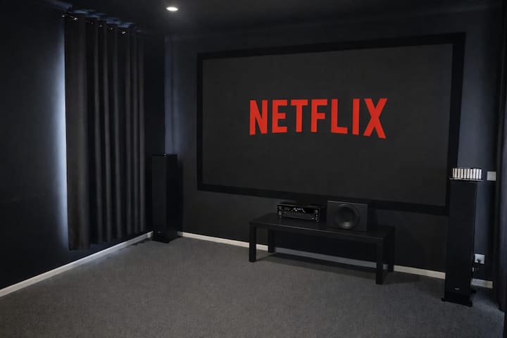 Modern And Luxury House With Ensuites. - Point Cook