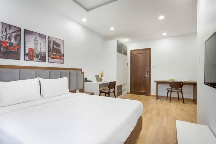 Cách Biển 100m/ Ban Công View Biển/sofa/tv - Đà Nẵng