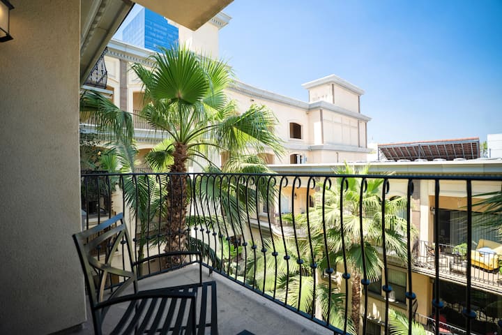 Private Retreat The Piero Downtown Los Angeles - Los Angeles, CA