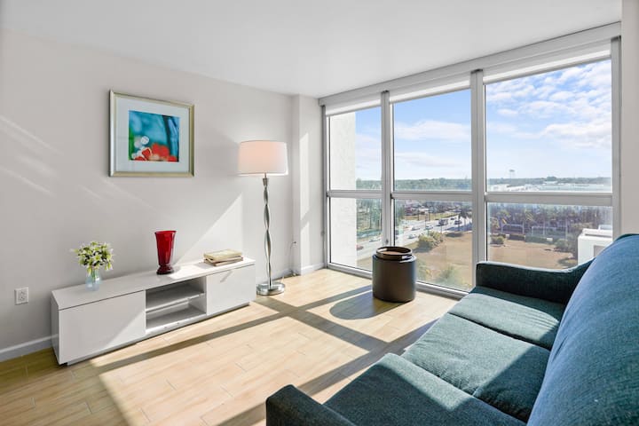 Cozy Apartment Near Fort Myers Downtown - Fort Myers, FL