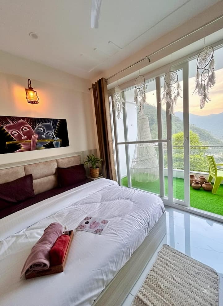 The Still Space By Pookiestaysindia|tapovan - Rishikesh