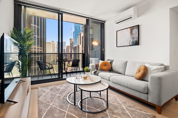 Central 2br Cbd Stylish | Free Tram W/ Pool & Gym - Melbourne