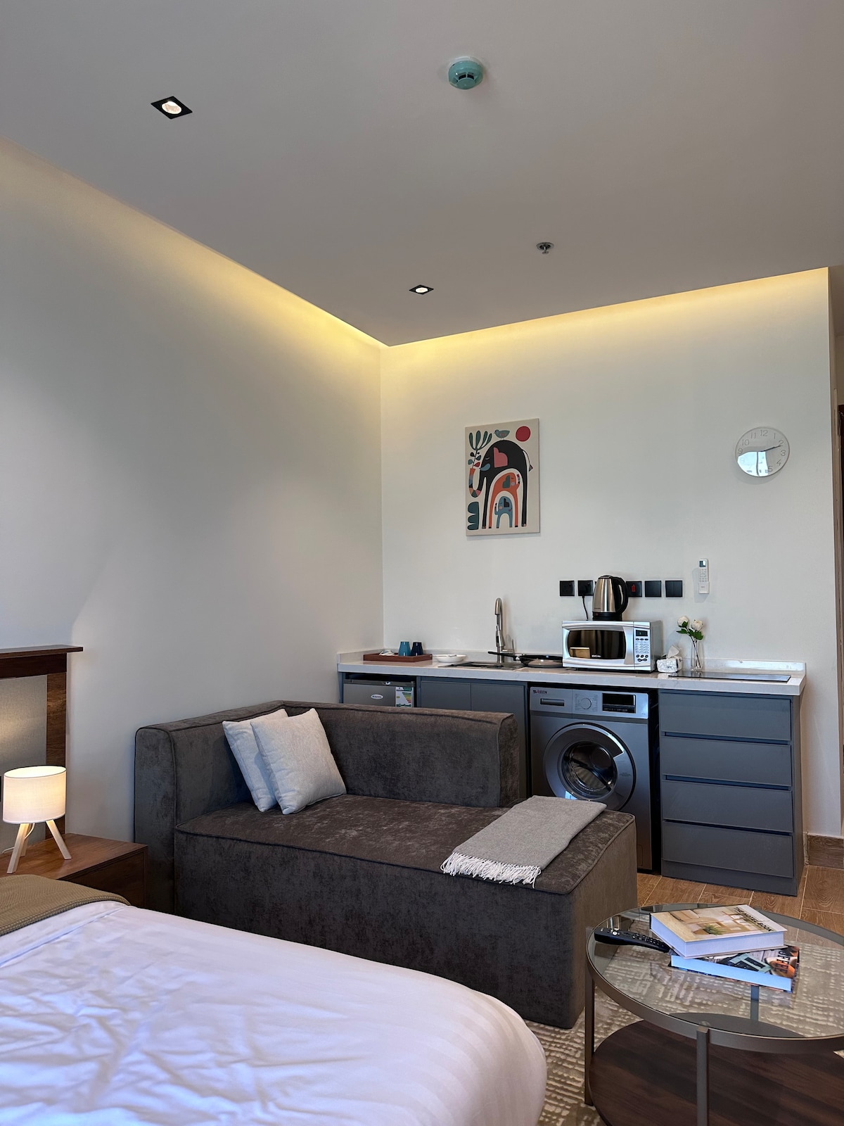 Narjis C- Studio mit elegantem und komfortablem Boutique-Design N 204 ...