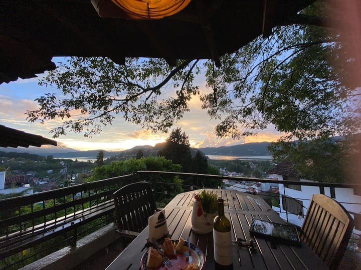 Cómoda Casa Con Hermosa Vista En Valle. - Valle de Bravo