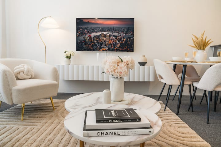 Ivory Atelier | Cbd World Square W Pool + Parking - Surry Hills