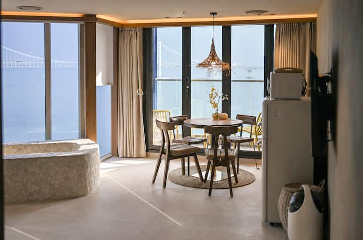 Ocean View, Terrace & Jacuzzi | Private 1br (New) - Busan