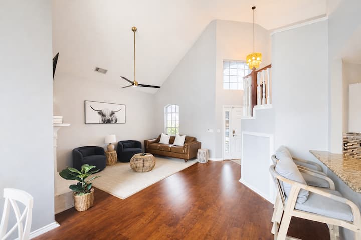 Modern Texas Home. Prime Frisco Location - Frisco, TX