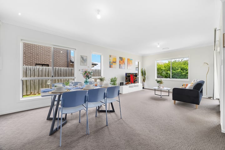 Peaceful Schofields 5br\near Station\garage - Blacktown