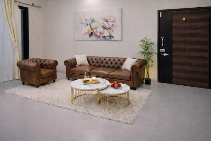 Bright Balcony 2bhk | Near Viviana Mall & Eeh. - Thane