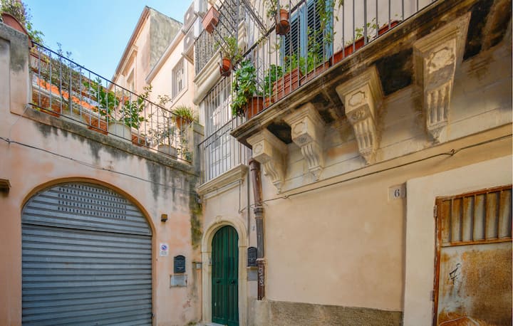 2 Bedroom Nice Apartment In Modica - Modica