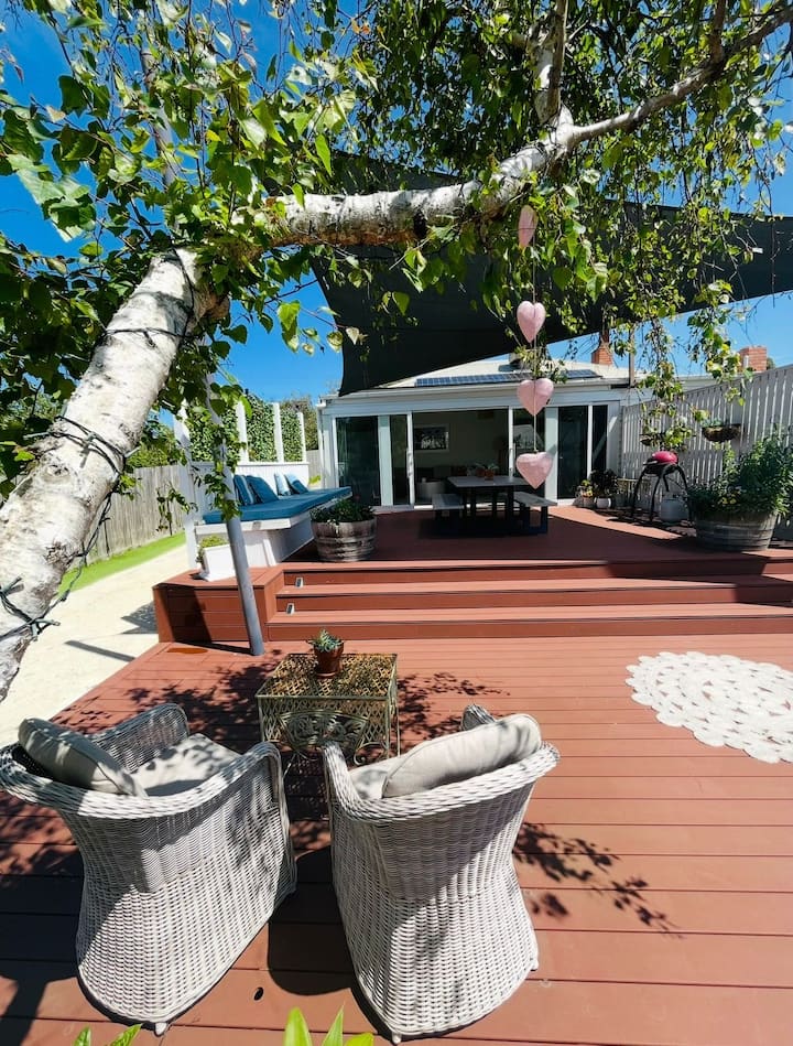 500m To Main Beach | Large Deck | Relaxing Home - Ocean Grove
