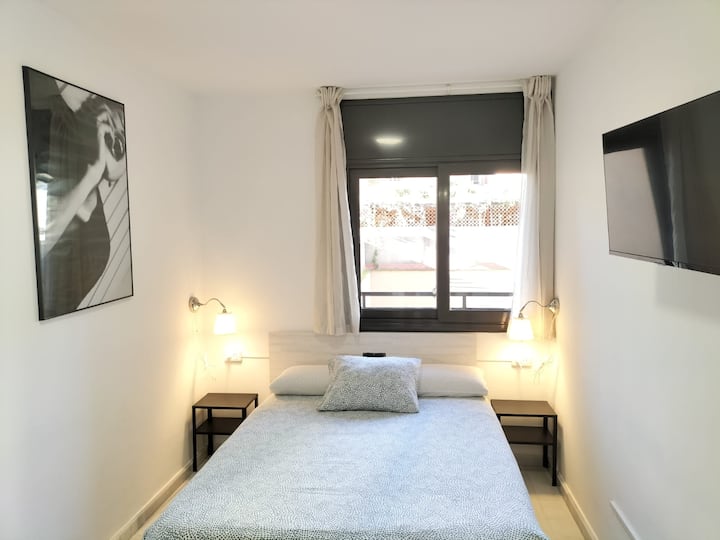 Ef12 Habitación Con Entrada Independiente Y Baño - L'Hospitalet de Llobregat