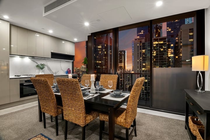 Sunbathed Sky-high 3 Bed Hideaway - Australië