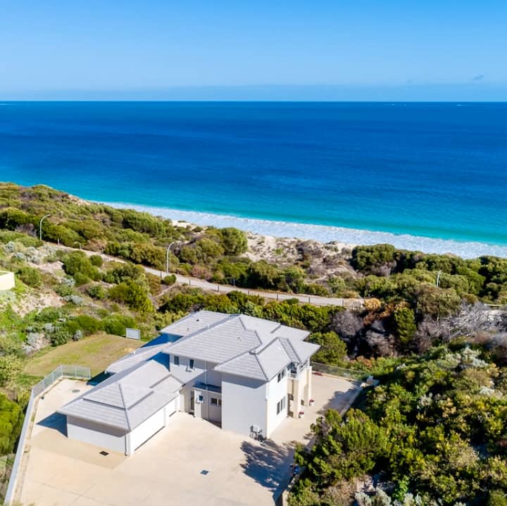 Serenity In Waikiki - Rockingham