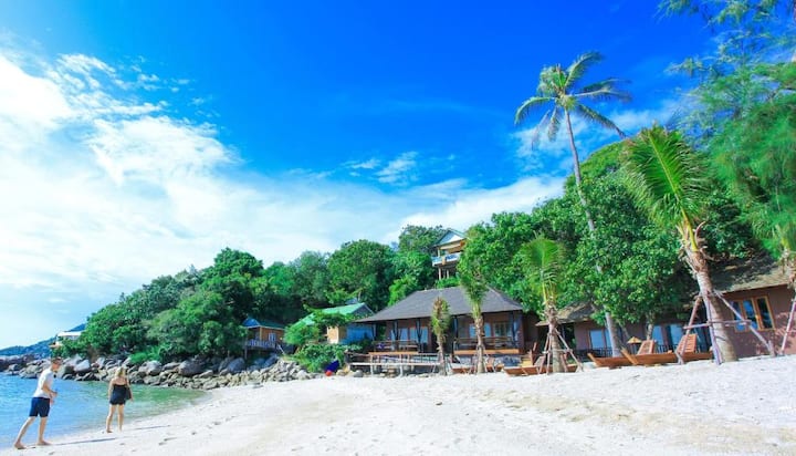 Deluxe Beachfront Bungalow - Ko Tao