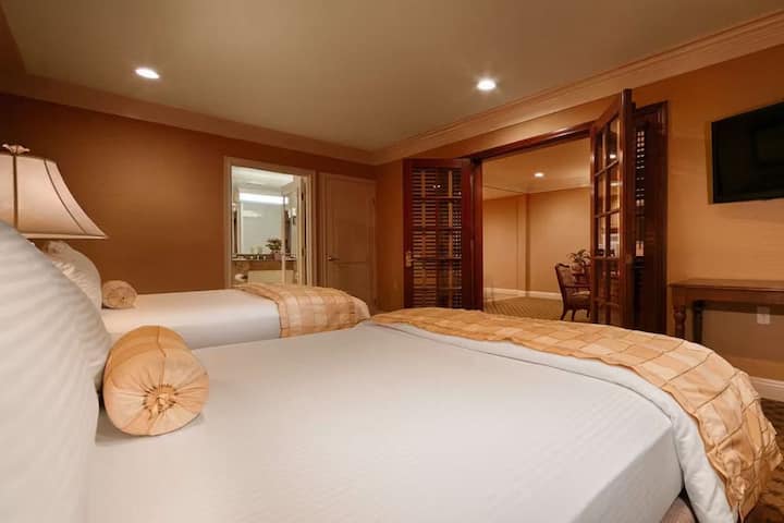 Suite, 2 Queen Beds, Non Smoking, Jetted Tub - West Hollywood, CA