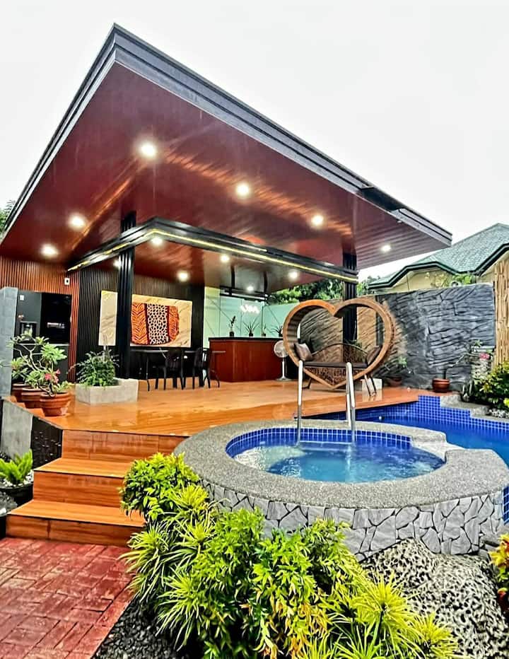 The Baywalk Hideaway | Staycation Villa W/ A Pool - Agoo