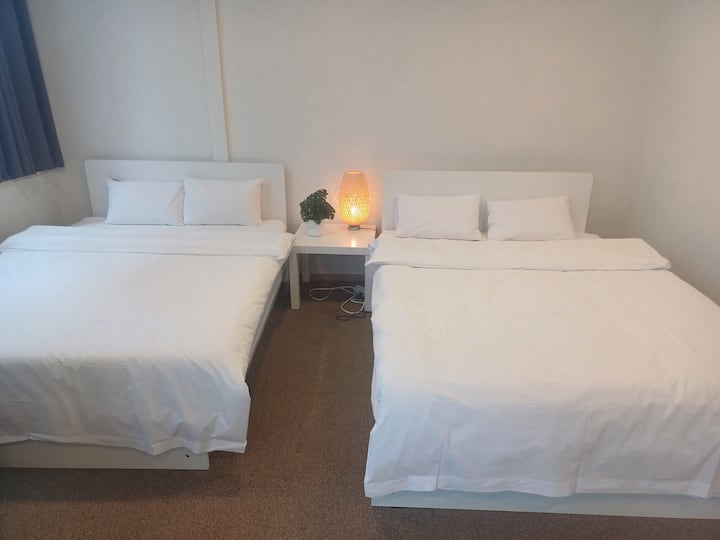 [The편안12 트리니Hotel 용인] 신규할인 에버랜드 가족여행 더블침대2개/4인가능 - 마북동