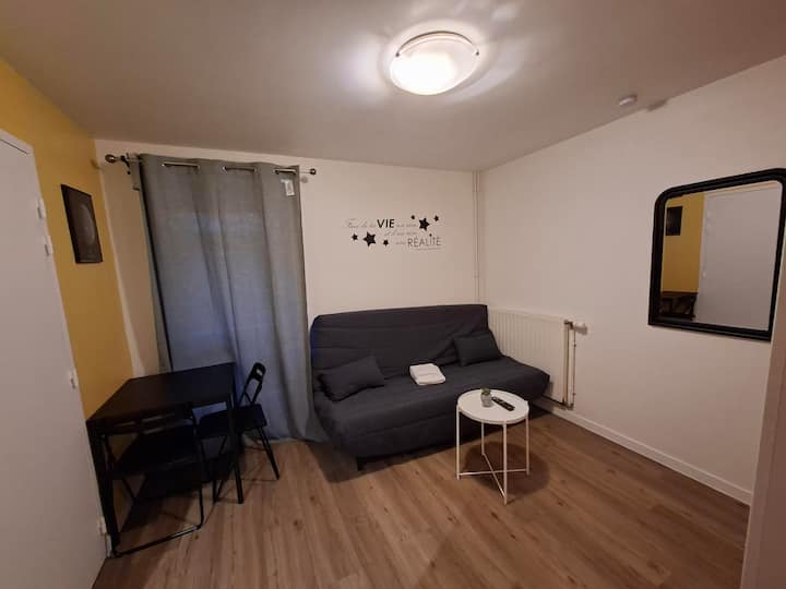 Studio Cosy/equipé/wifi/proche Tours/parking - Saint-Pierre-des-Corps
