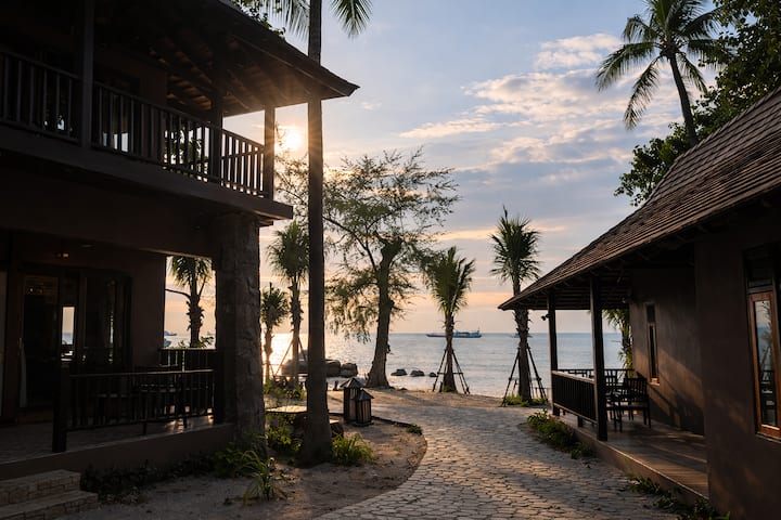 Family Beachfront Bungalow - Ko Tao